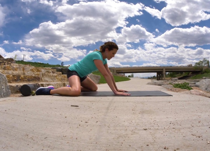 10 Best Quad Stretches for Runners - RunToTheFinish