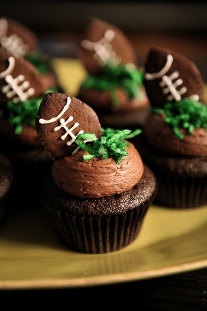 37 Game Day Food Ideas (Best Football -Themed Food + Decor)