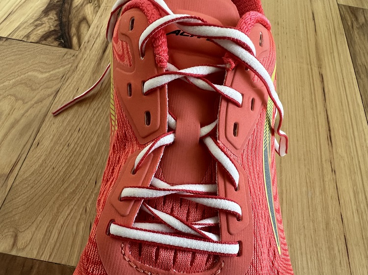 How to Lace Running Shoes (8 Variations for Common Problems)