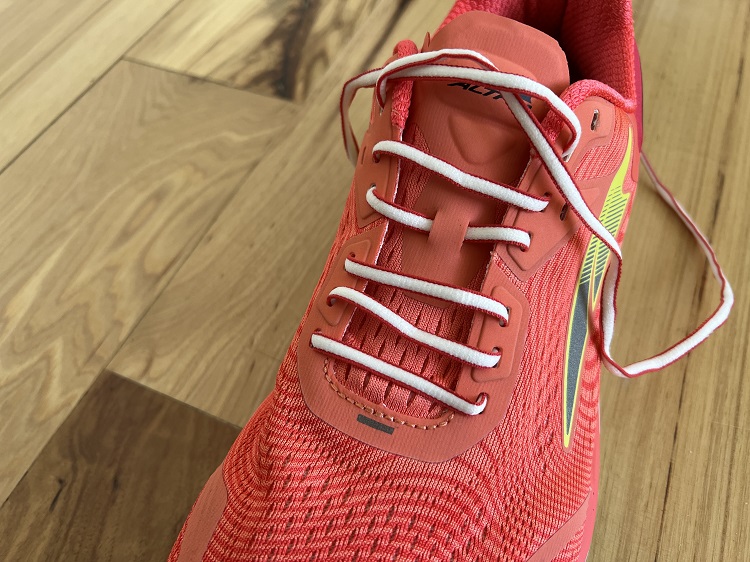 How to Lace Running Shoes (8 Variations for Common Problems)