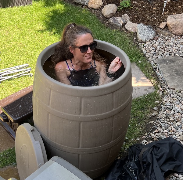 9 Ice Bath Benefits and When NOT to Take One