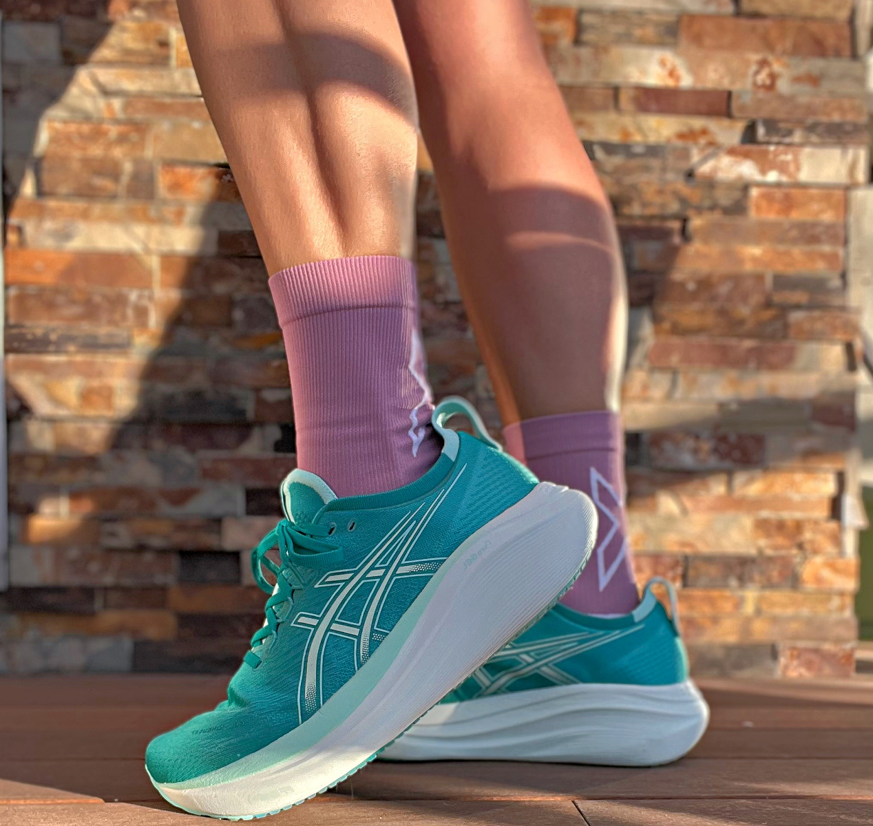 7 Best Asics Shoes for Walking & Standing All Day - RunToTheFinish