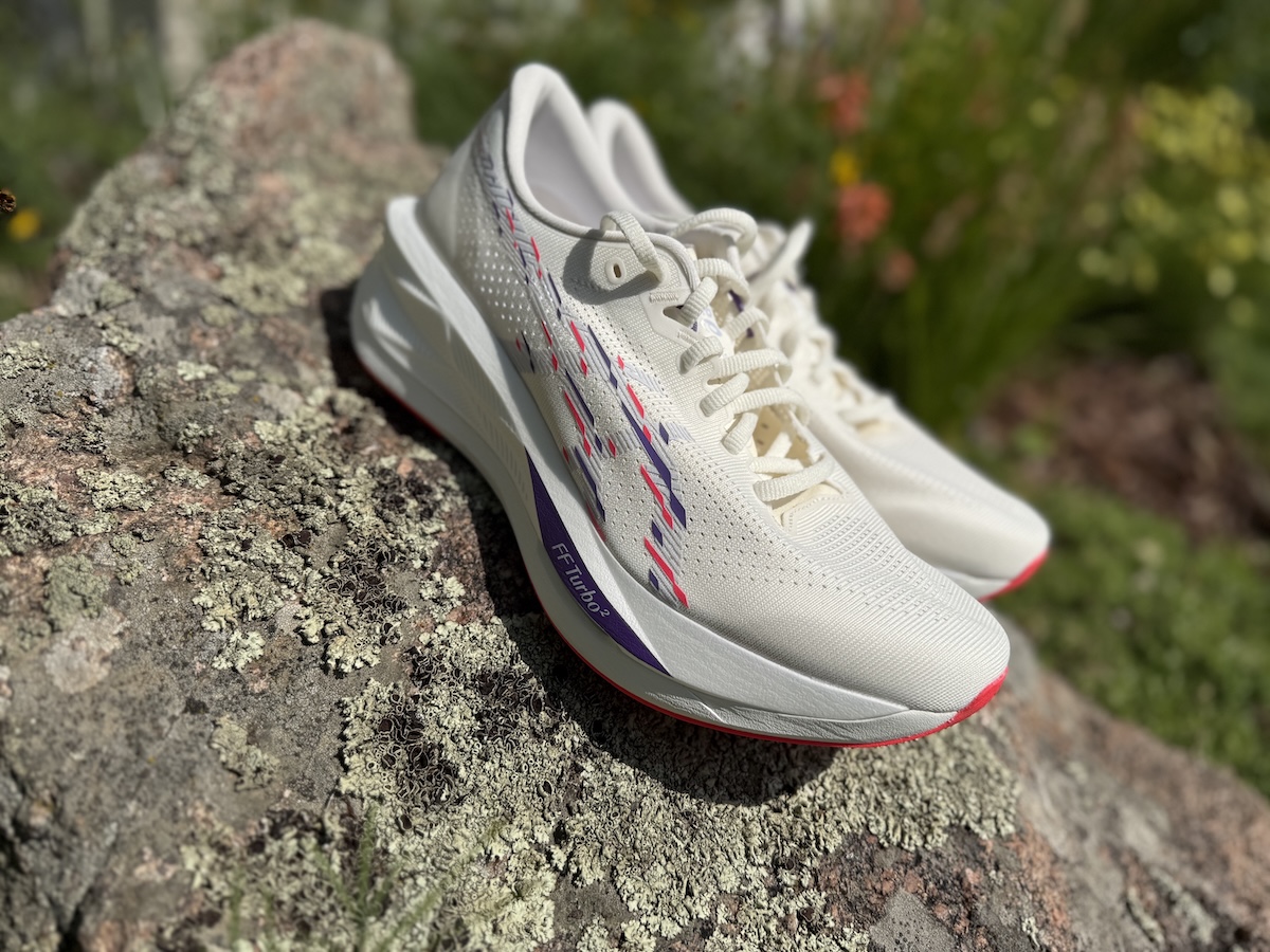 ASICS Sonicblast Review | A Plated Trainer for The Middle of the Pack - RunToTheFinish